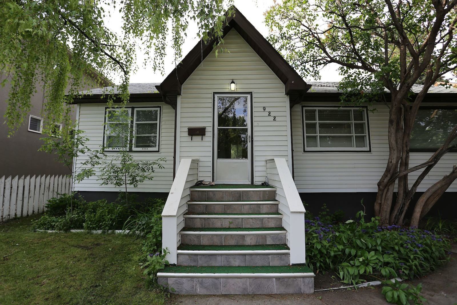 Calgary Main Floor For Rent | Mount Pleasant | BEAUTIFULLY RENOVATED ...