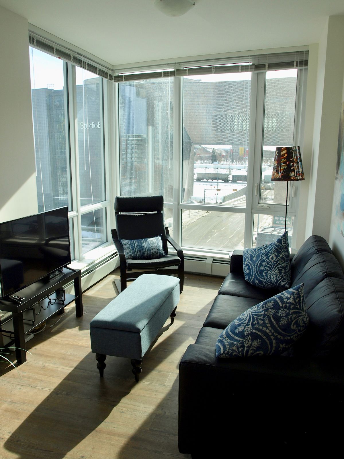 Calgary Condo Unit For Rent | Downtown | Cozy 1-Bedroom, Fully ...