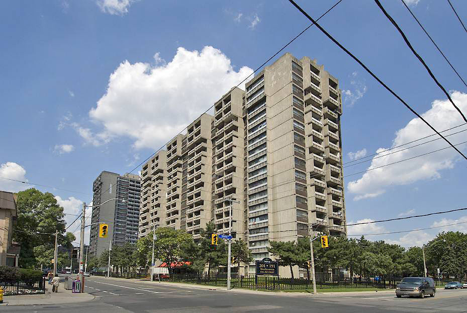 Toronto Pet Friendly Apartment For Rent | Sherbourne Estates Renovated ...
