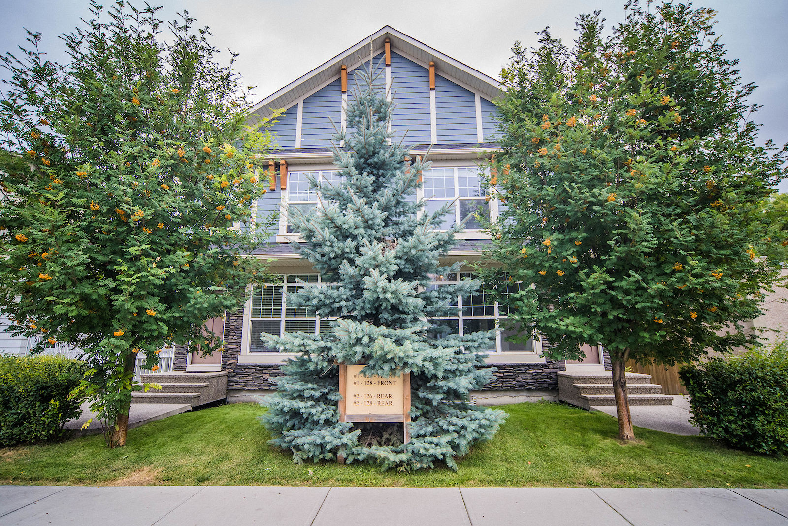 Calgary Townhouse For Rent | Tuxedo Park | Modern 3-Bedroom Townhouse ...