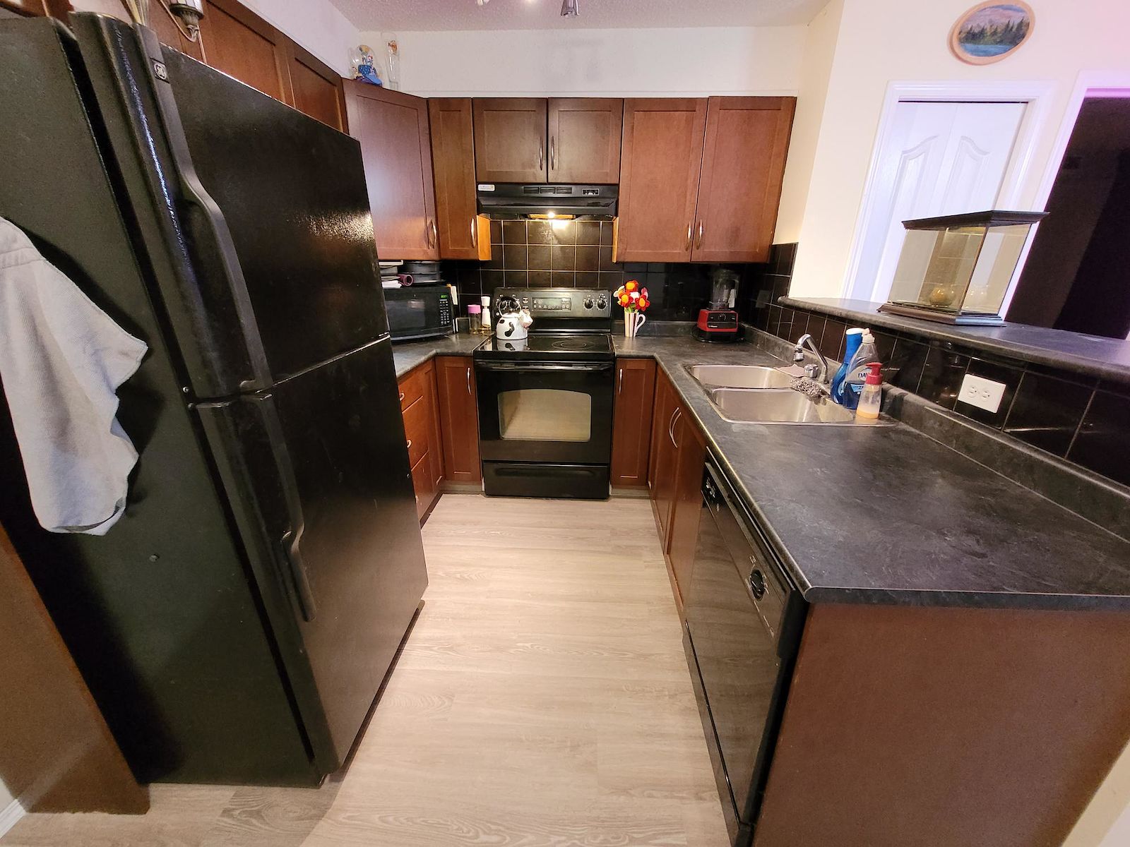 Calgary Pet Friendly Apartment For Rent | Evergreen | Evergreen - Spacious Apartment | ID 505519 ...