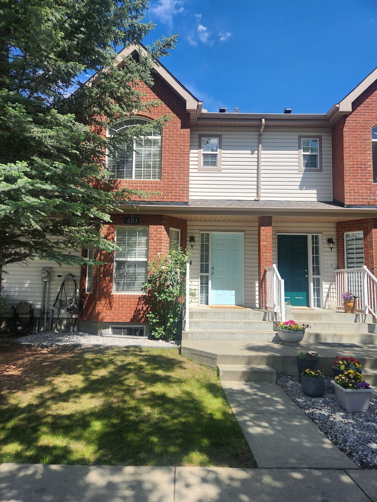 Edmonton Pet Friendly Townhouse For Rent | Terwillegar | Townhouse in ...