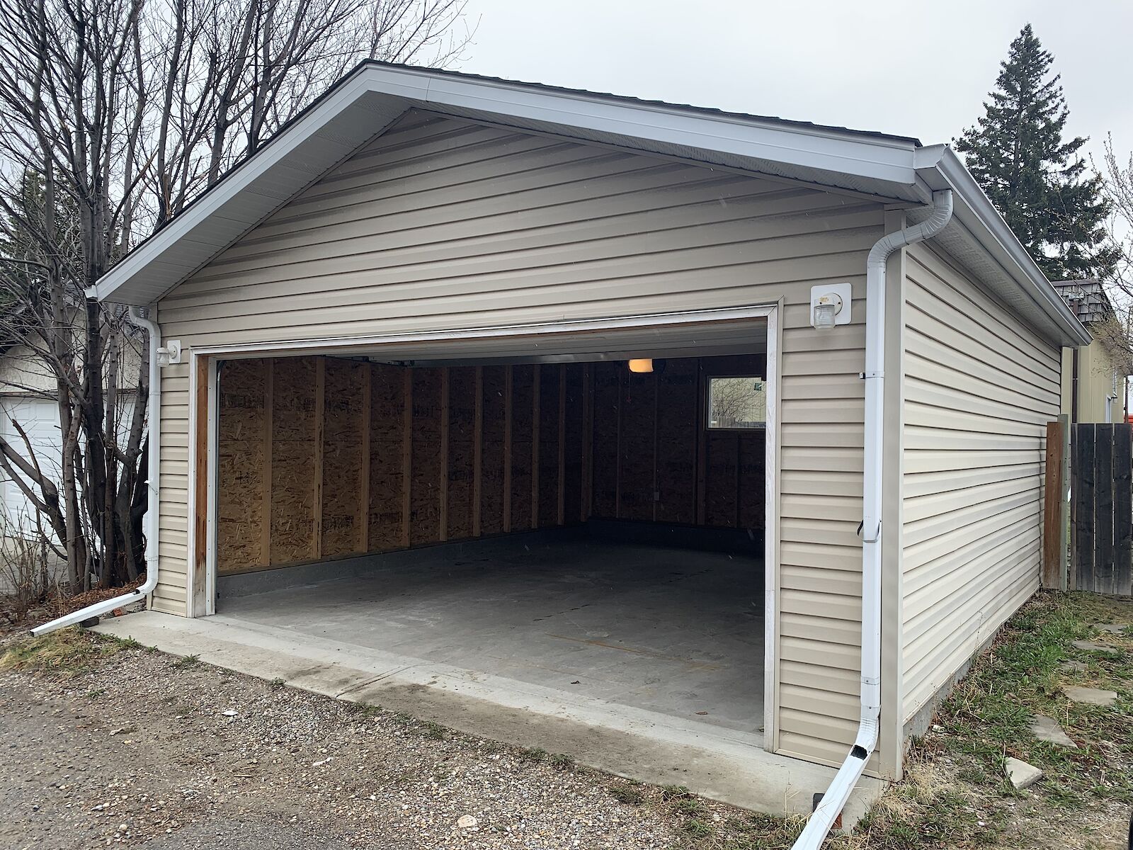 Calgary Storage For Rent | Dalhousie | 24 x24 Storage- double garage in ...