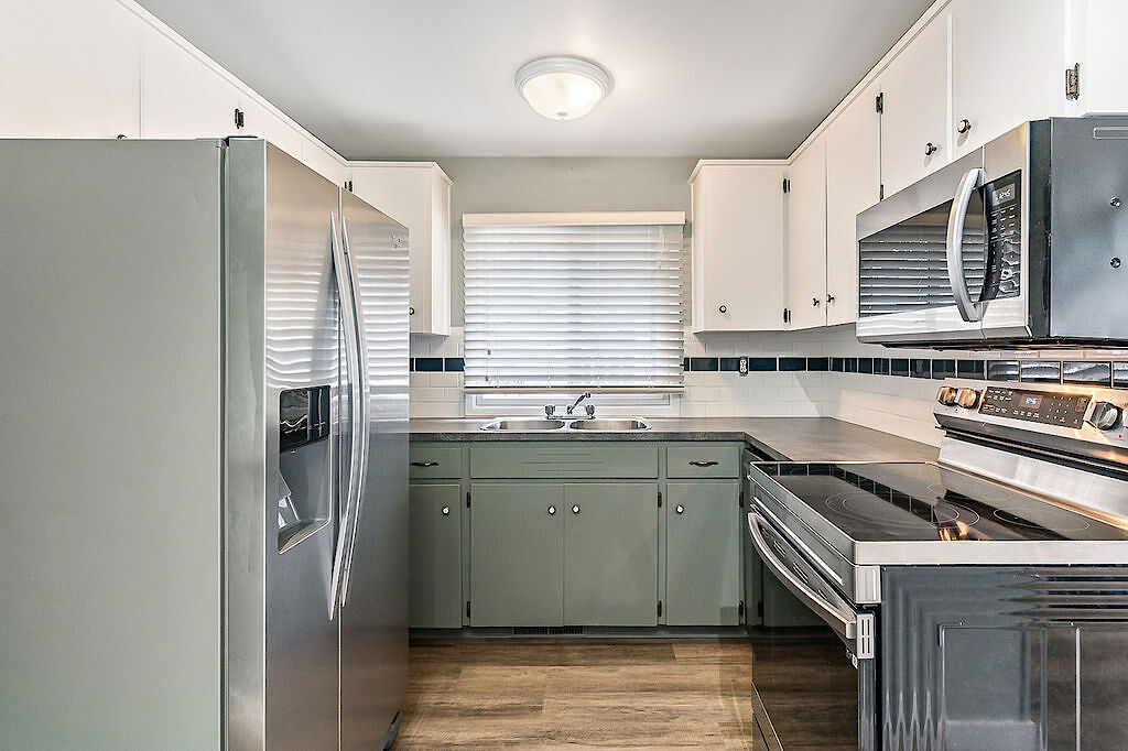 Calgary Pet Friendly Duplex For Rent | Highwood | Family home in ...