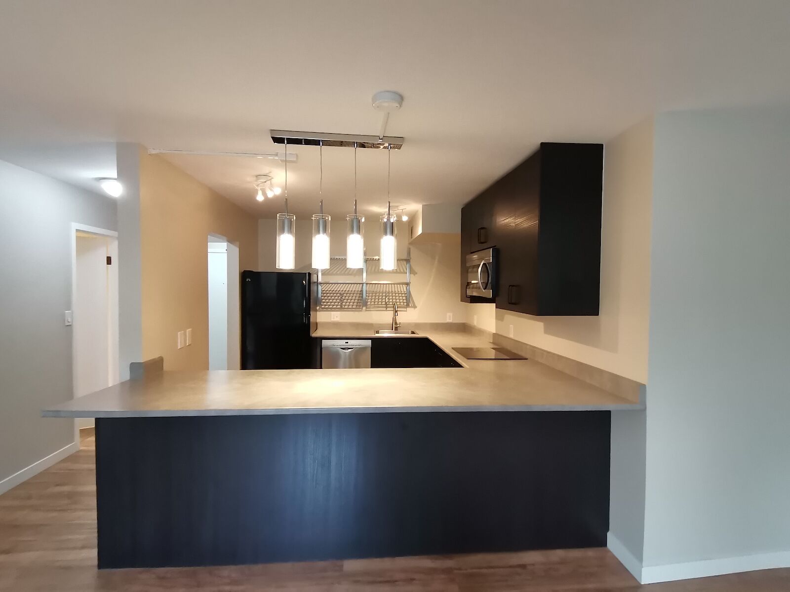 Calgary Condo Unit For Rent | Lower Mount Royal | Spacious and quiet 1 ...