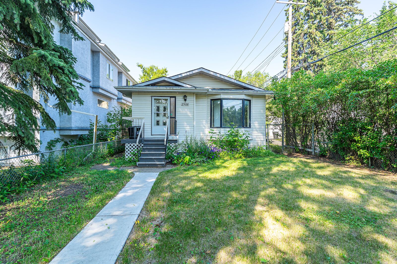 Edmonton Room For Rent For Rent | Garneau | Furnished Single Room for ...