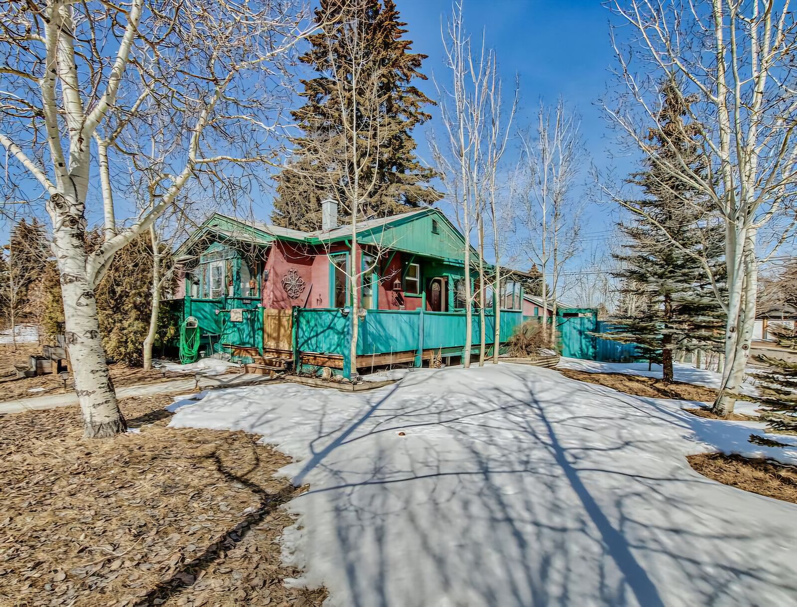 Calgary Main Floor For Rent | Winston Heights | Cozy 2 Bedroom 1 Bath ...