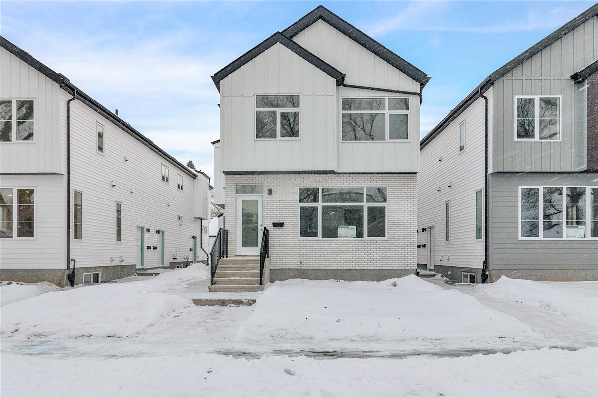 Edmonton Pet Friendly Townhouse For Rent | King Edward Park | Modern ...