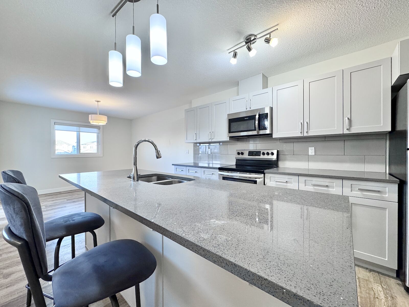 Edmonton Pet Friendly Duplex For Rent | Webber Greens | 3 Bed 2.5 Bath ...