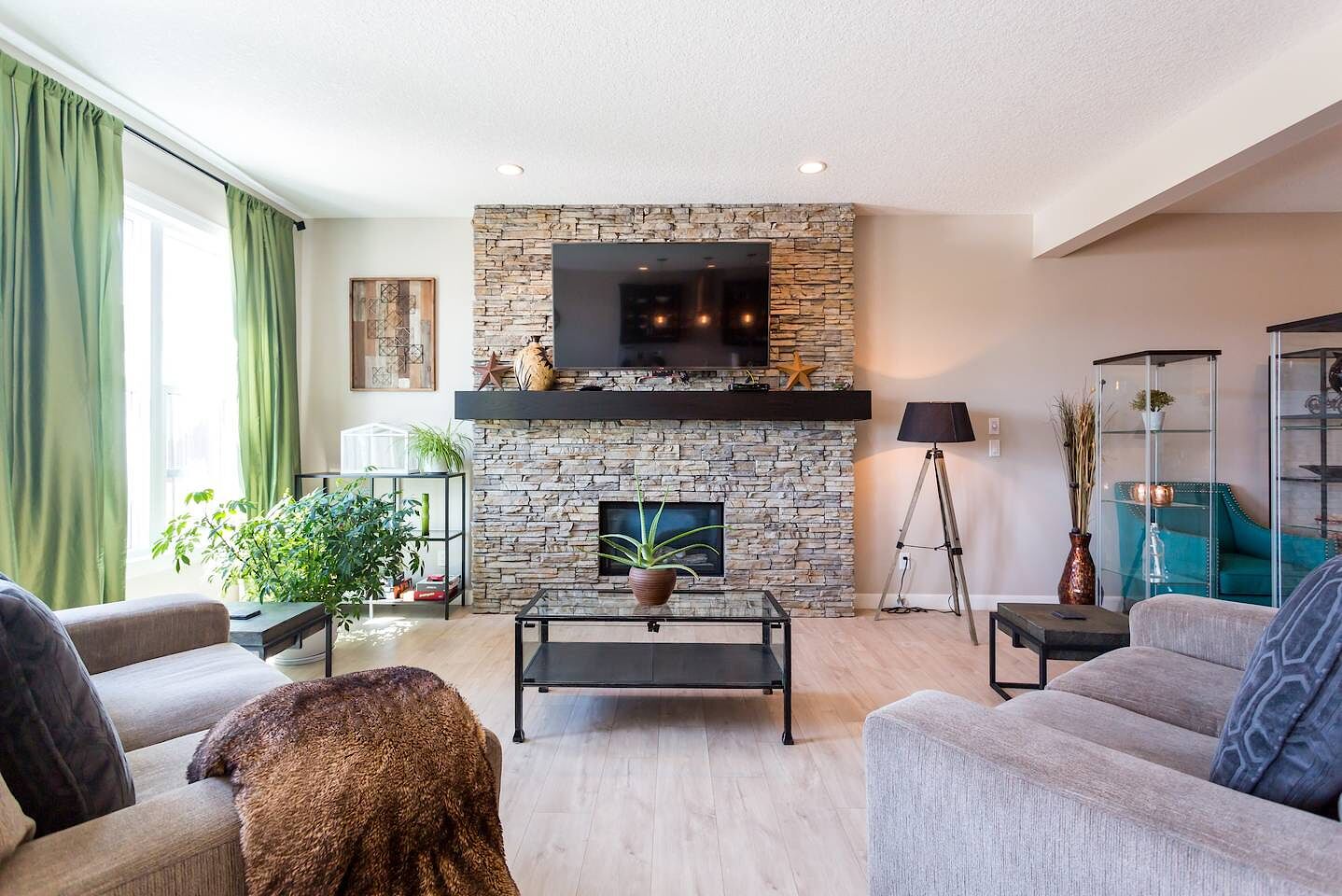 Cochrane Pet Friendly House For Rent | Upscale Modern Mountain View ...