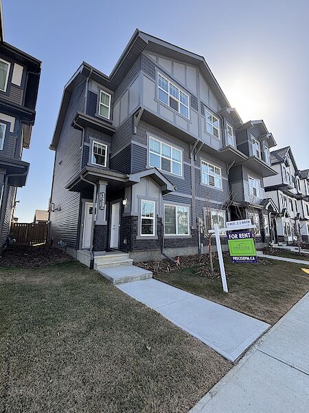 Edmonton Pet Friendly Townhouse For Rent | Orchards | Bright Spacious ...