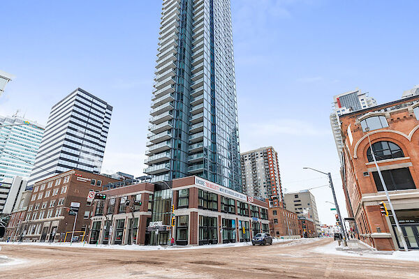 Edmonton Pet Friendly Condo Unit For Rent | Downtown | Stunning 2 ...