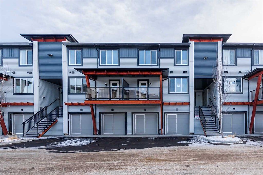 Edmonton Pet Friendly Townhouse For Rent | Heritage Valley | Cozy 2 Bed ...