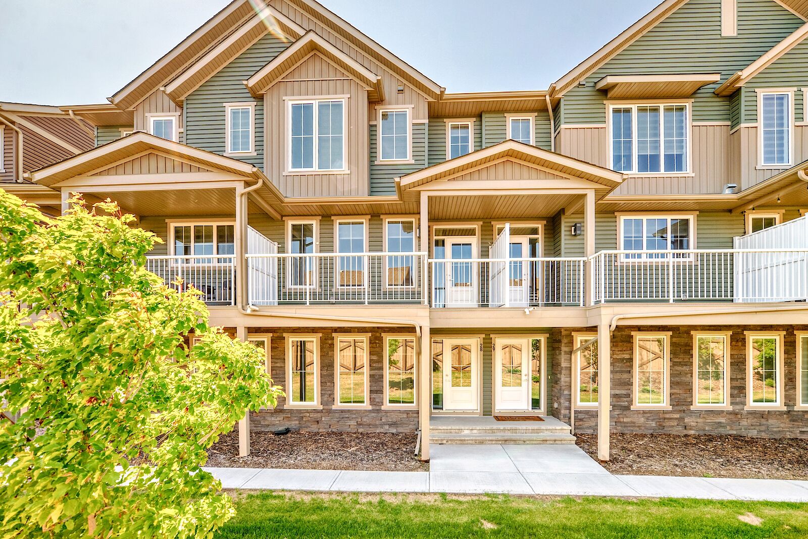 Edmonton Pet Friendly Townhouse For Rent | Heritage Valley | Rent This ...