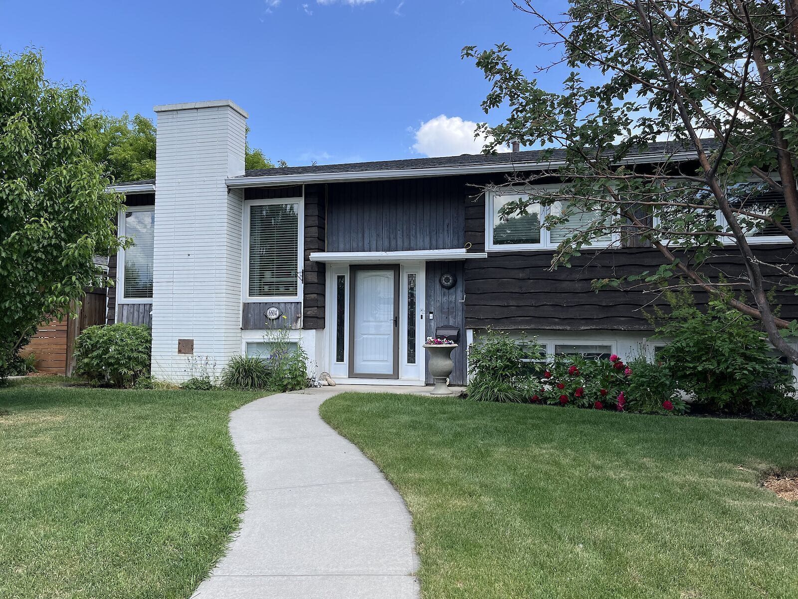 Calgary Pet Friendly House For Rent | Lakeview | Lakeview House Short ...