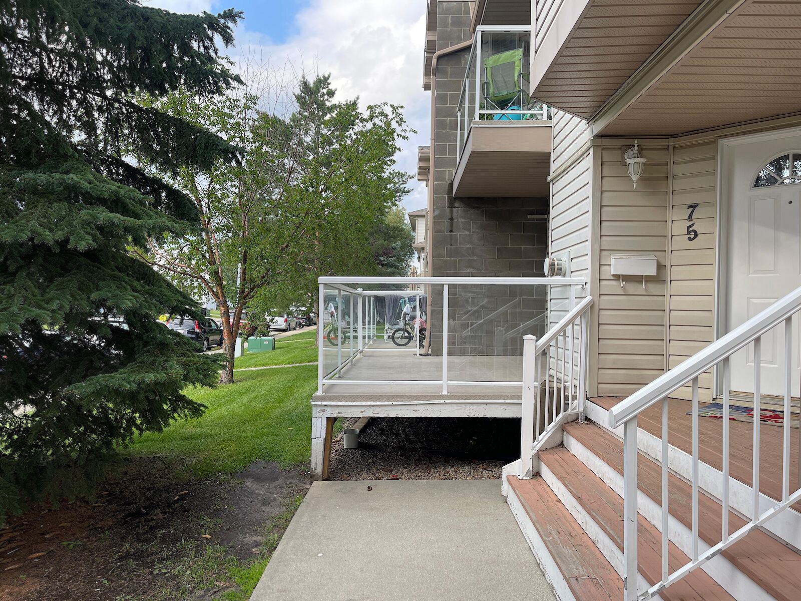 Edmonton Townhouse For Rent | Mill Woods | Spacious 4 bedroom with 2 ...