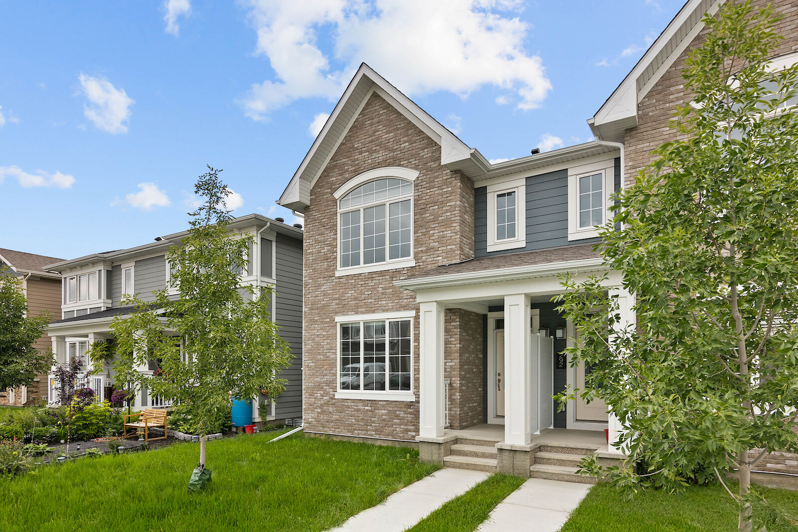 Calgary Pet Friendly Duplex For Rent | Yorkville | Large Duplex w ...