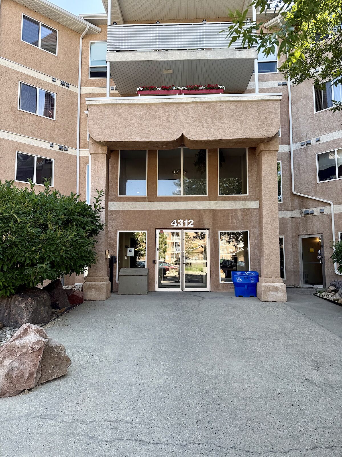 Edmonton Pet Friendly Condo Unit For Rent | Clareview | Newly Renovated ...