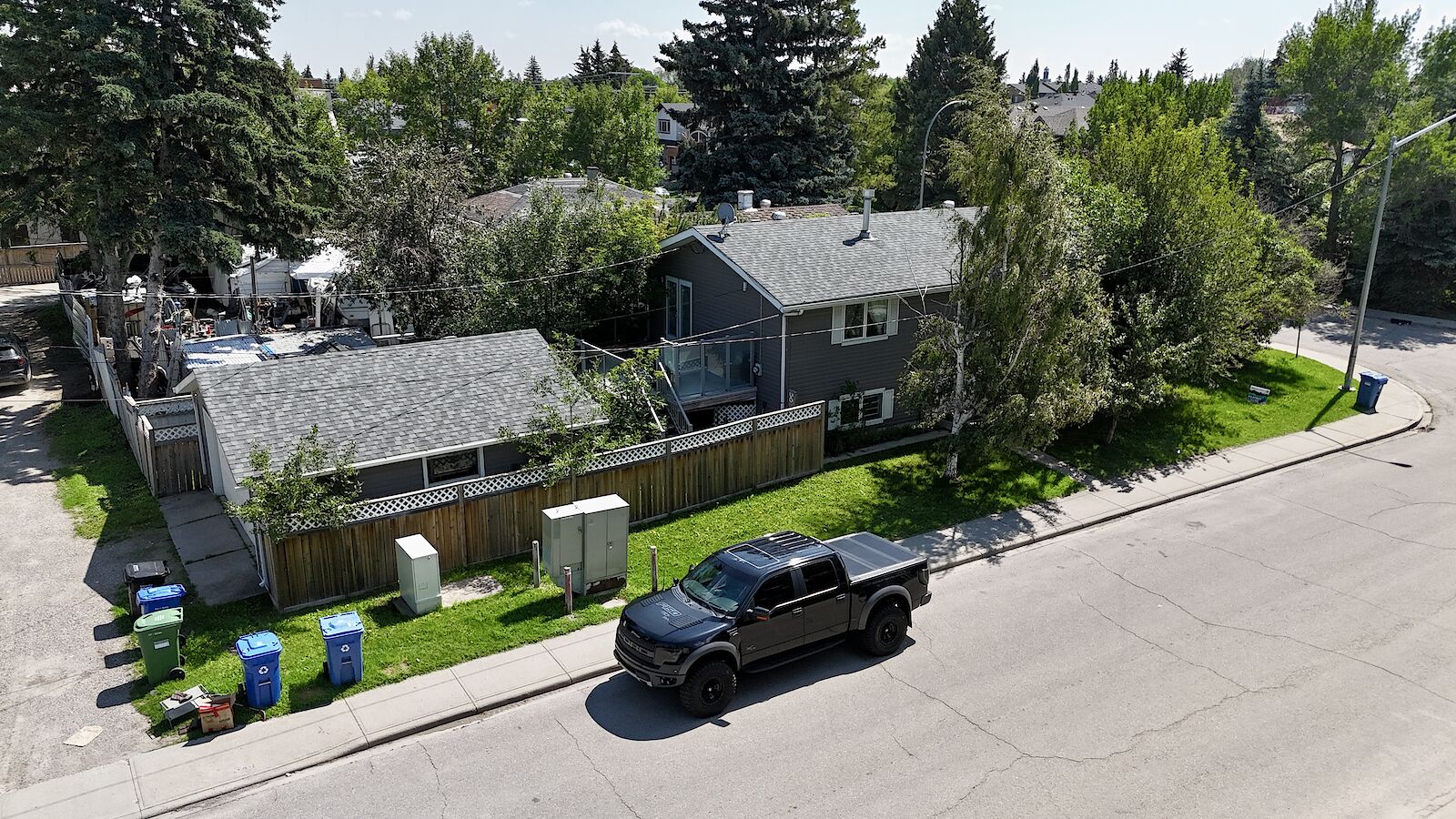 Calgary Pet Friendly Main Floor For Rent | Mount Pleasant | 2 Bed 1 ...
