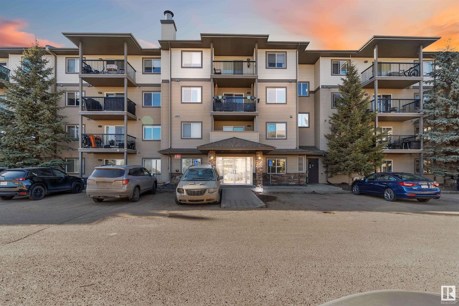 Edmonton Pet Friendly Condo Unit For Rent | Canon Ridge | Modern 2 Bed ...