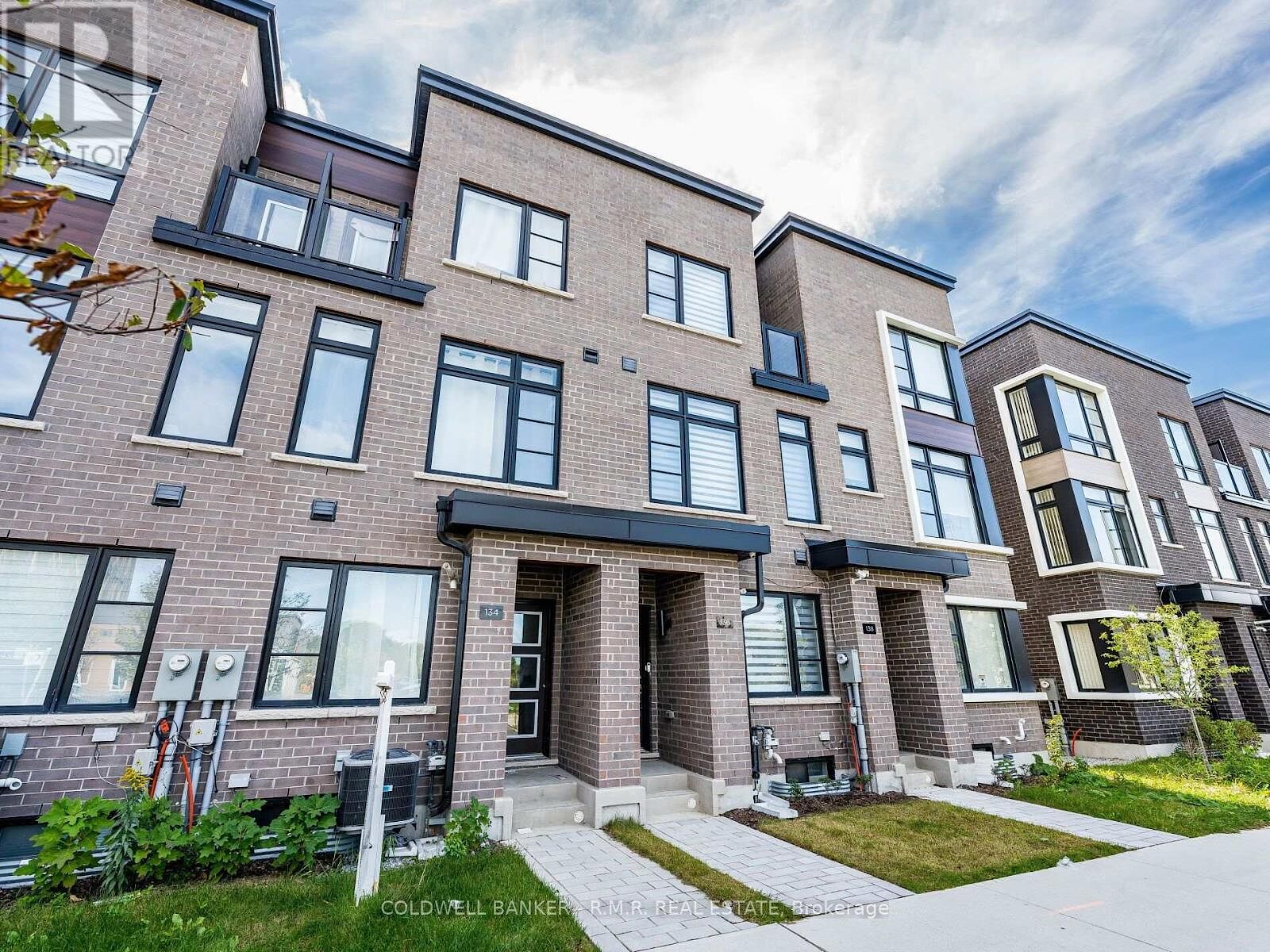 Toronto Townhouse For Rent | Row Townhouse in Toronto | ID 681674 ...
