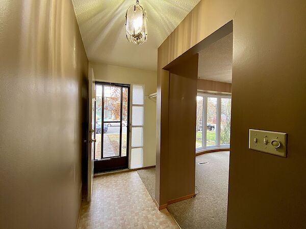 Calgary House For Rent | Killarney | 3+ Bedroom Bungalow with Garage | ID 690784 - RentFaster.ca