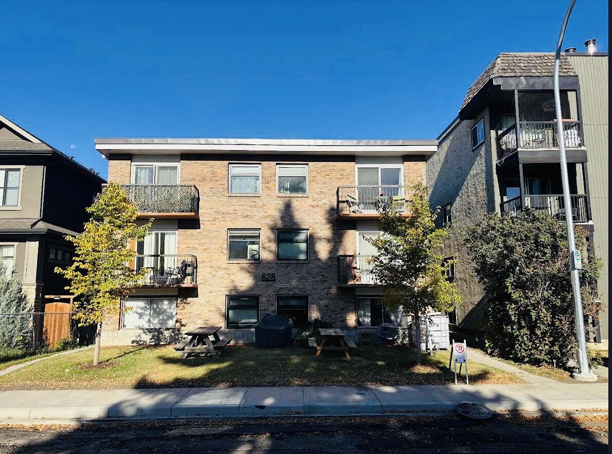 Calgary Pet Friendly Apartment For Rent | Sunnyside | Spacious Two ...