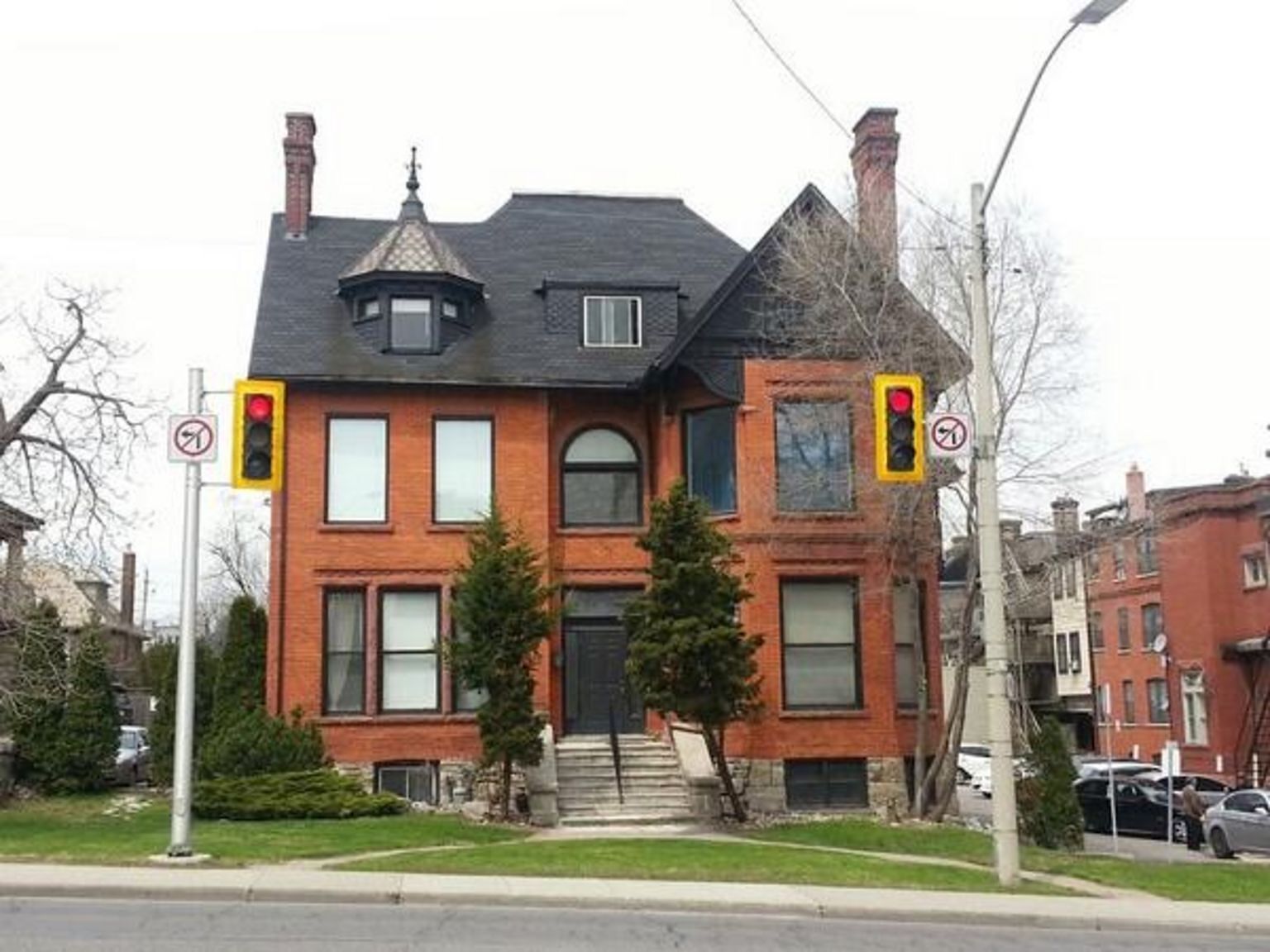 Hamilton Pet Friendly Condo Unit For Rent | MAGNIFICENT OLD WORLD CHARM ...