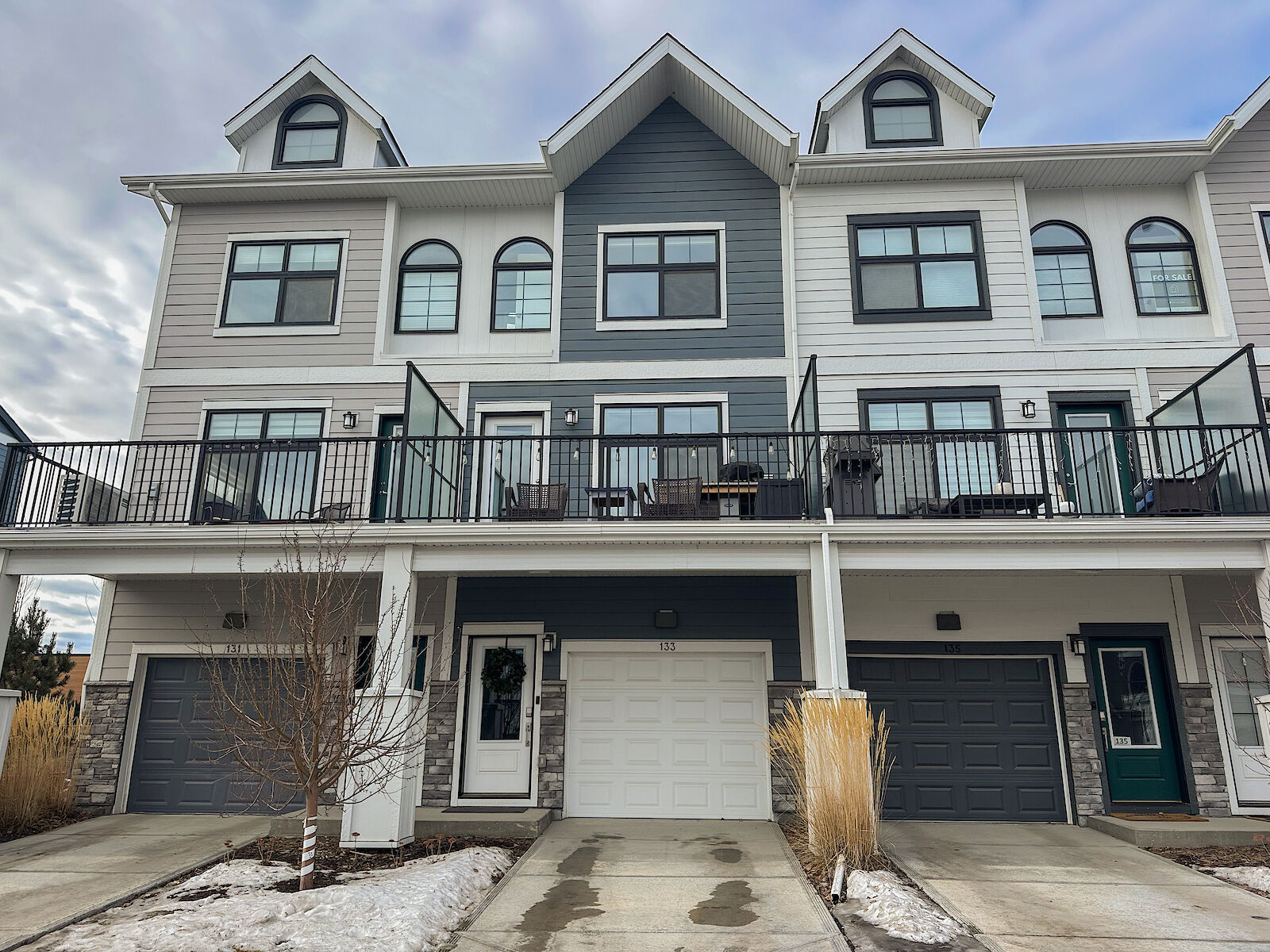 Calgary Townhouse For Rent | Quarry Park | 2-Bed + Den Townhome in | ID ...